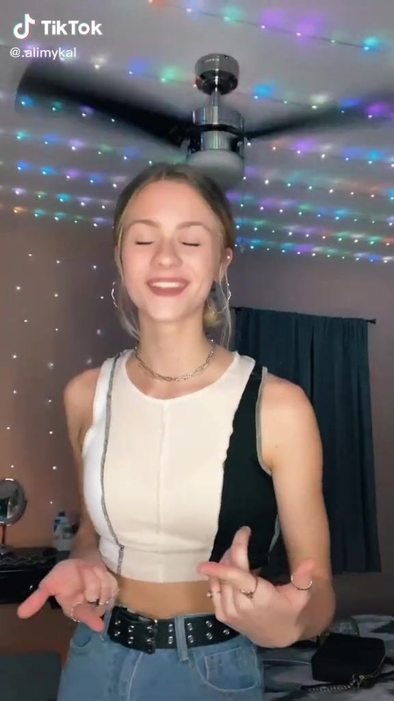 Ali Mykal (@.alimykal) #crop top | yephot.com