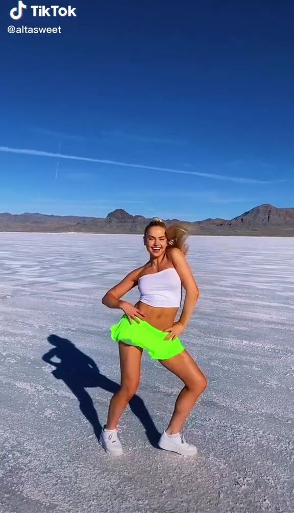 Altasweet (@altasweet) #tube top #white tube top #dance... «Shuffling ...