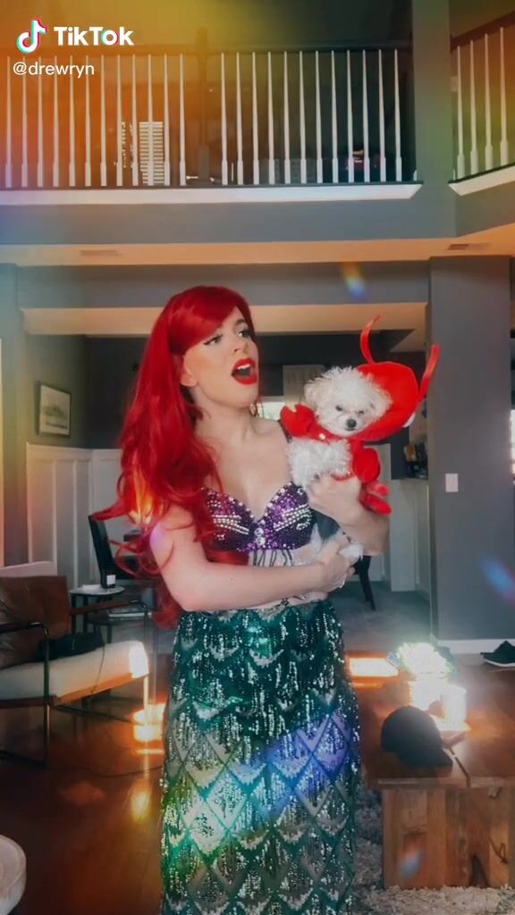 Drew Ryniewicz (@drewryn) #cleavage #cosplay #bra #skirt «whats your ...