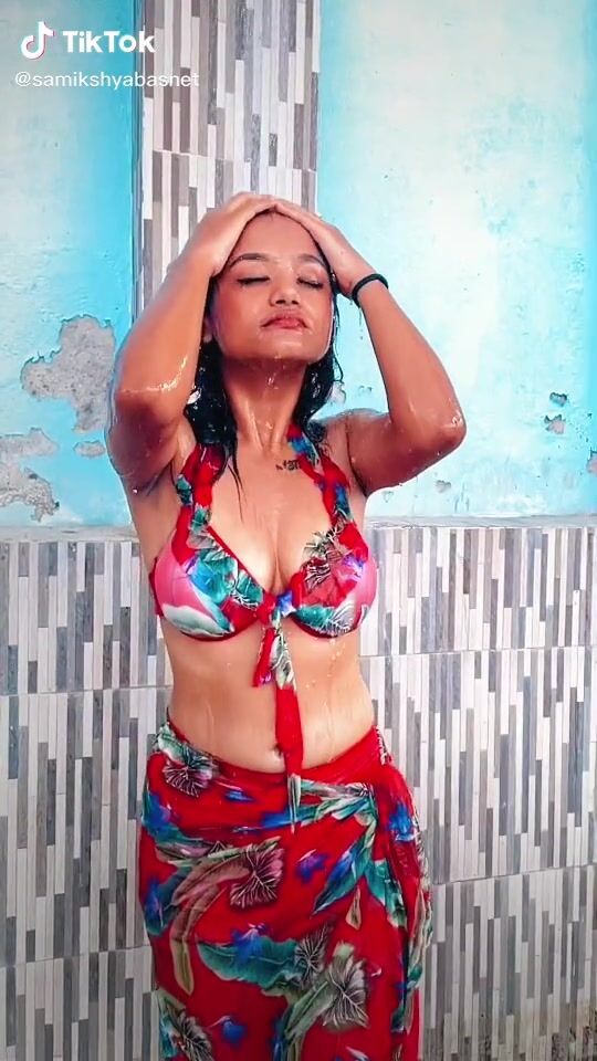 Samikshya Basnet (@samikshyabasnet) #cleavage #crop top #tattooed body «Mein pani pani ♥️ ...