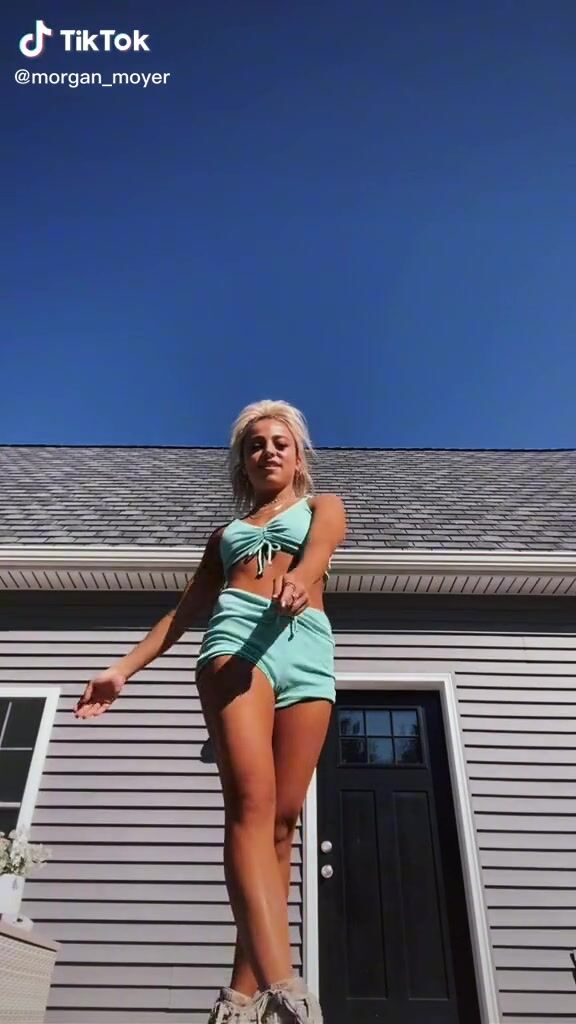 Morgan Moyer (@morgan_moyer) #crop top #blue crop top #tight ...