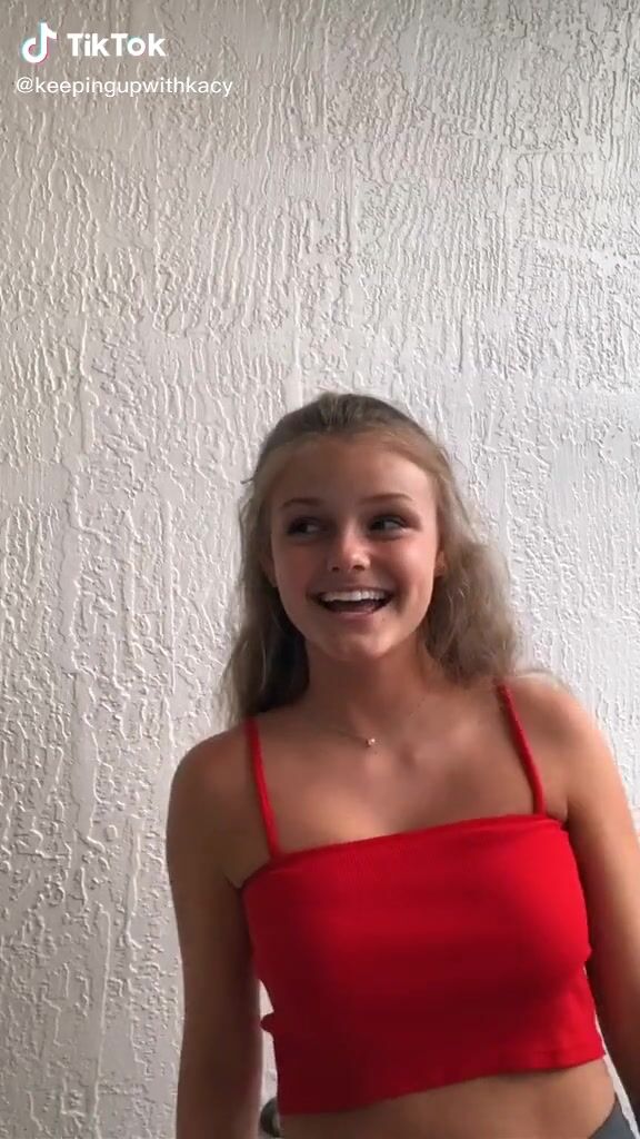 Kacy (@keepingupwithkacy) #crop top #red crop top «well that’s awkward ...