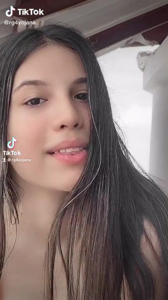 Yojana Hoyos (@rg4yojana) #cleavage #crop top #yellow crop... «Ojalá y ...