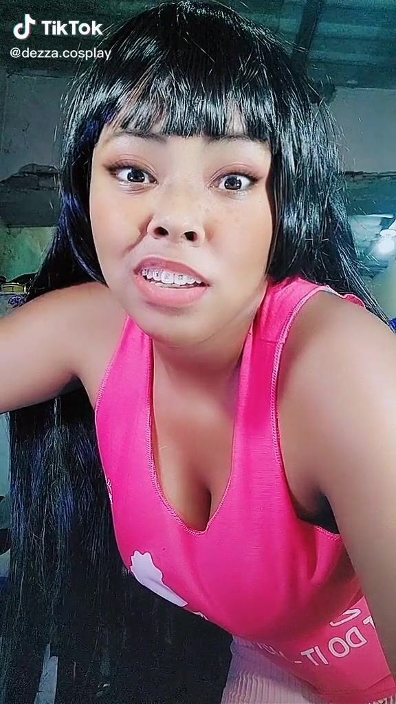 Dezza.cosplay (@dezza.cosplay) #top #pink top #shorts #black shorts «kkkkkk manooo as peruca voa ...