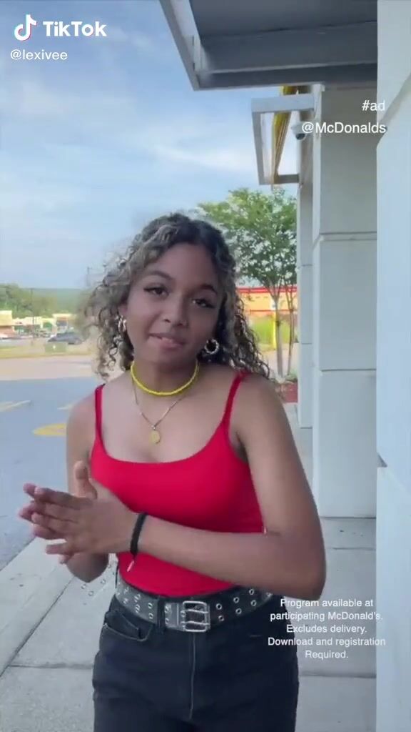 LexiVee03 (@lexivee) #street #cleavage #top #red top «#ad With NEW ...