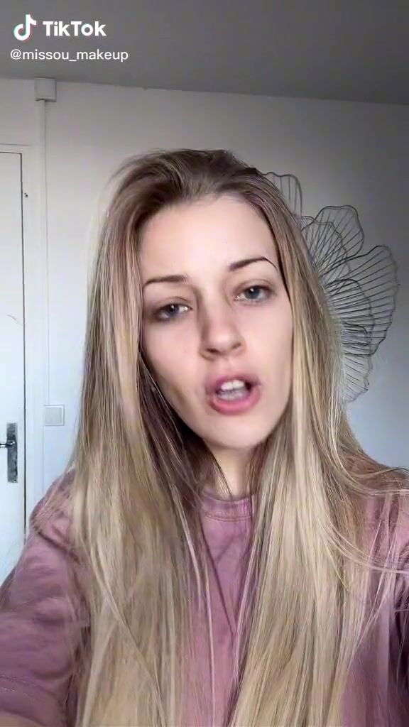 Missou Makeup (@missou_makeup) #sexy #cleavage «WTF !» | yephot.com