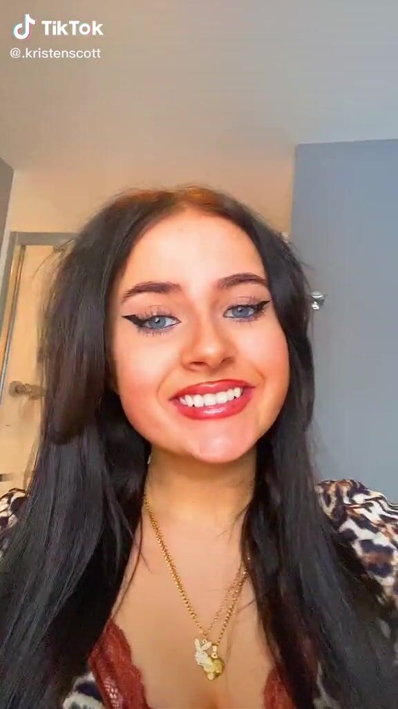 Kristen Scott (@.kristenscott) #top «i was trying to do an OOTD and i ...