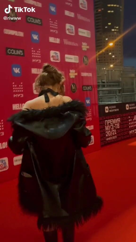 Riwww (@riwww) #dress #black dress #underboob «mommy» | yephot.com